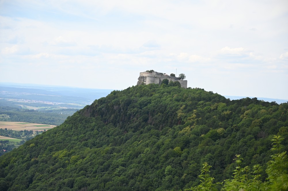 Wandern +plus+: Auf dem HW1 von Neuffen nach Bad Urach | Schwäbischer ...